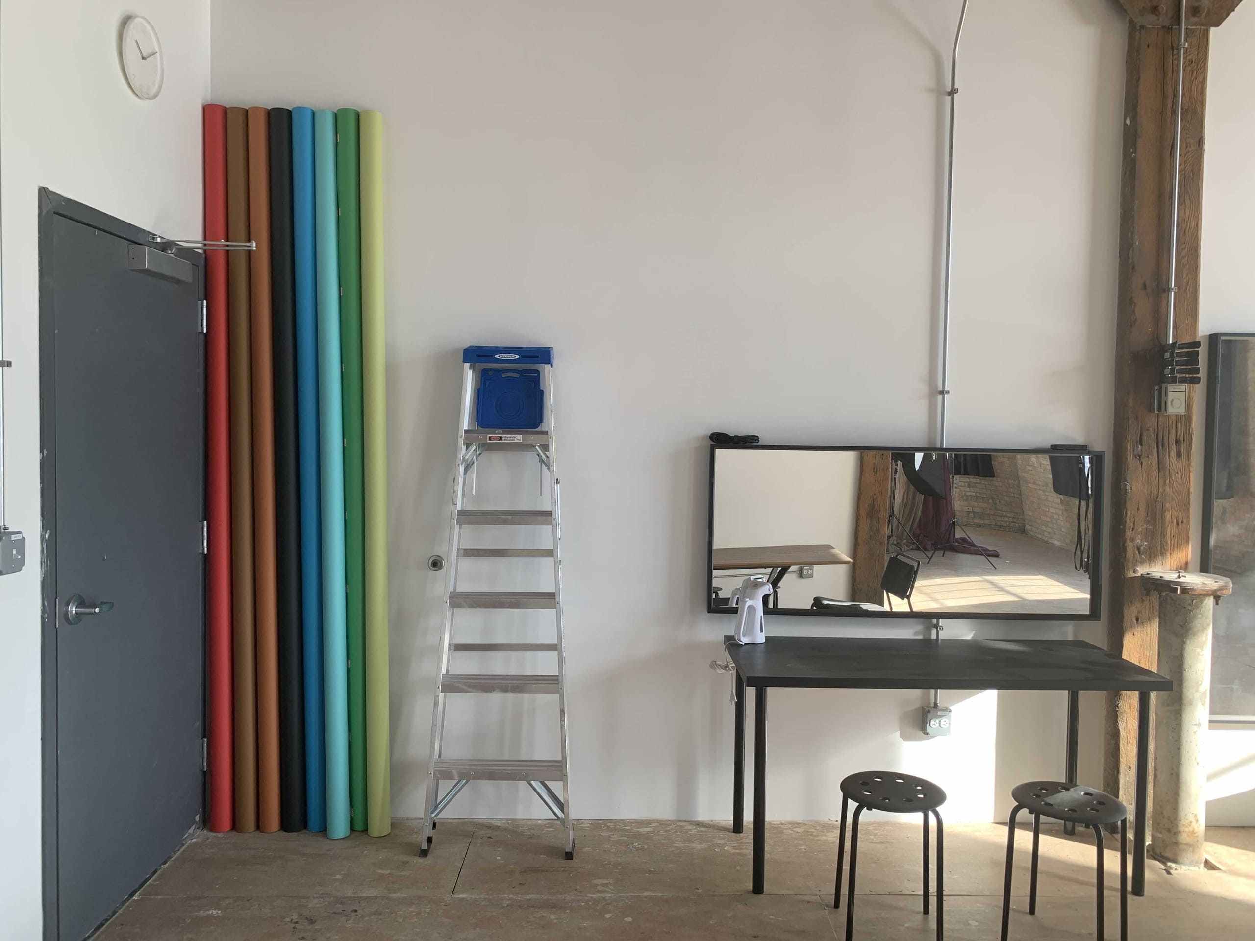 Photo Studio with Seamless Backdrops Chicago IL - Mik Spaces