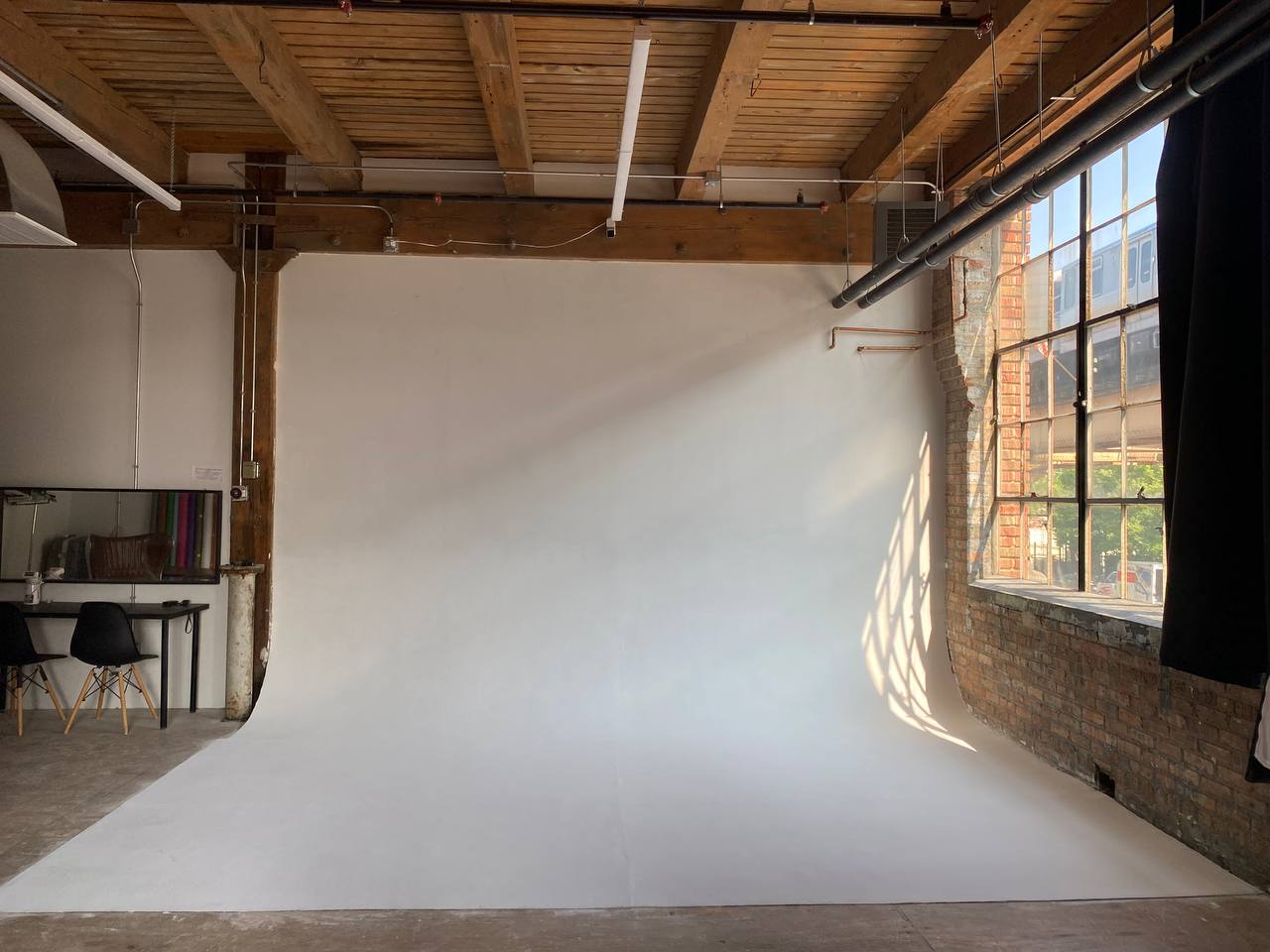 Photo Studio with Seamless Backdrops Chicago IL - Mik Spaces